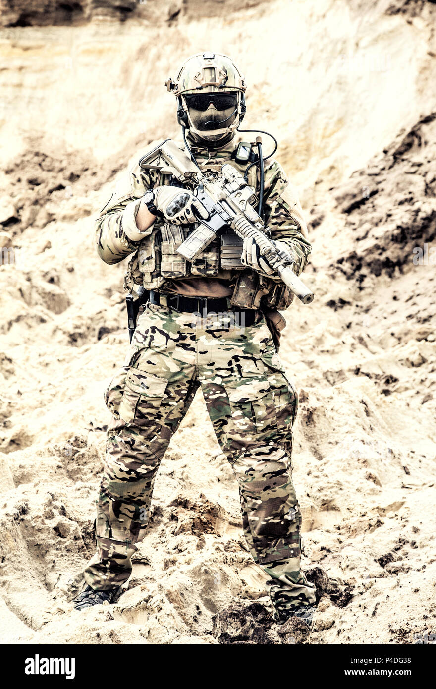 Elite fighter of special forces ready for battle Stock Photo - Alamy