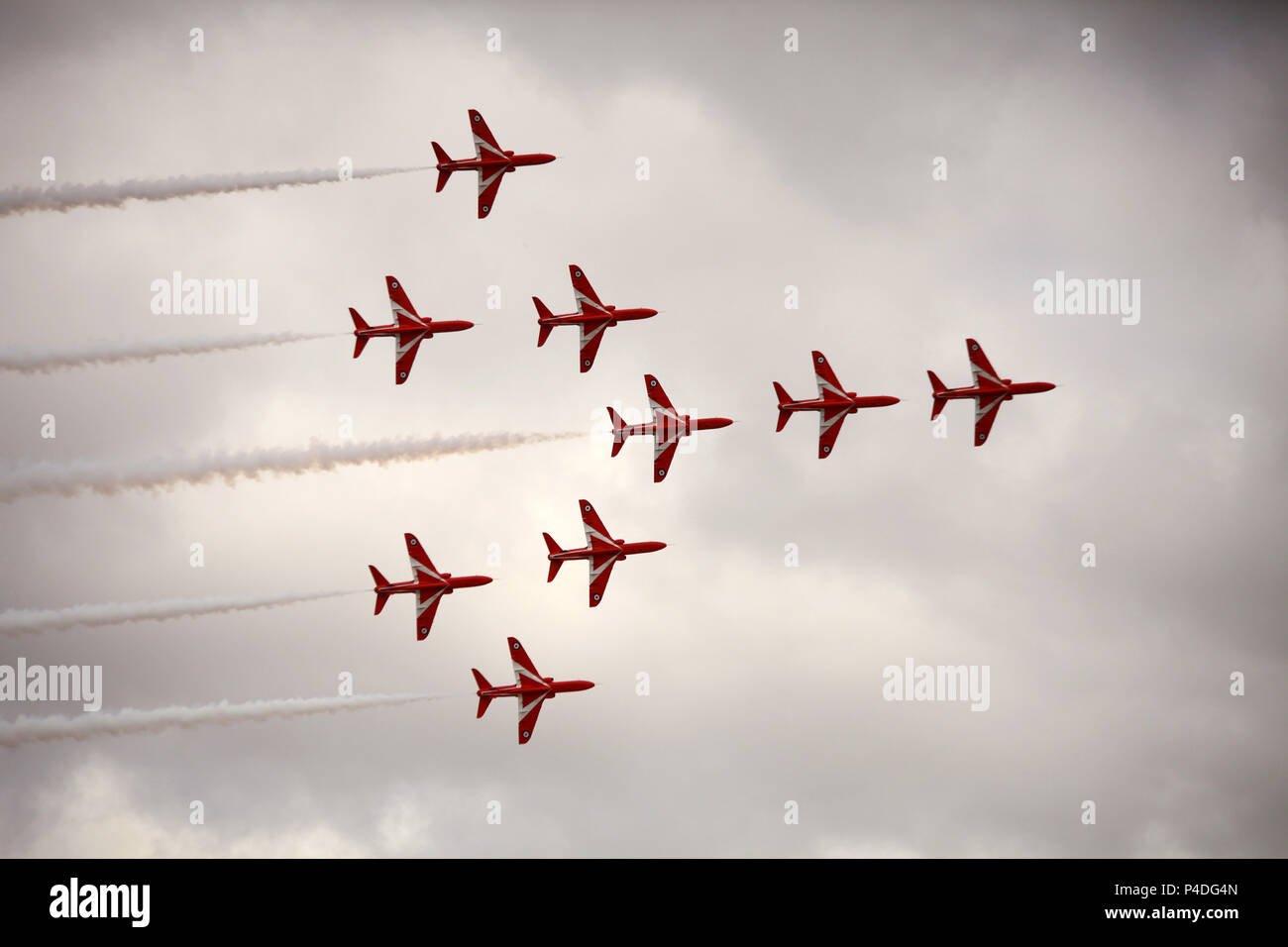 Red arrows raf scampton hi-res stock photography and images - Alamy