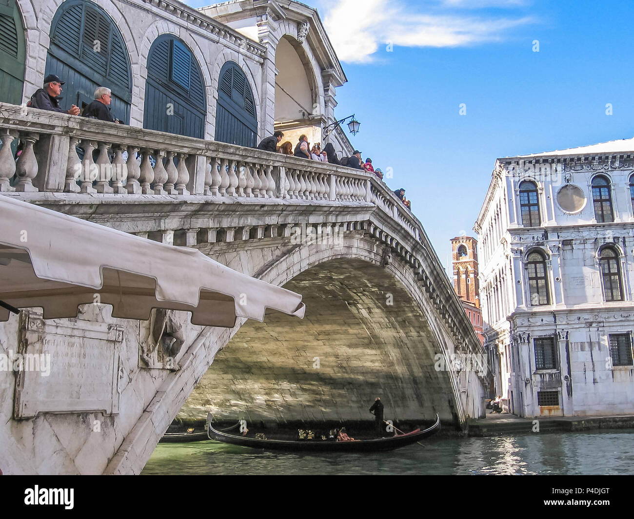 Venice, Italy - September 14, 2007: lower view of the Rialto Bridge ...