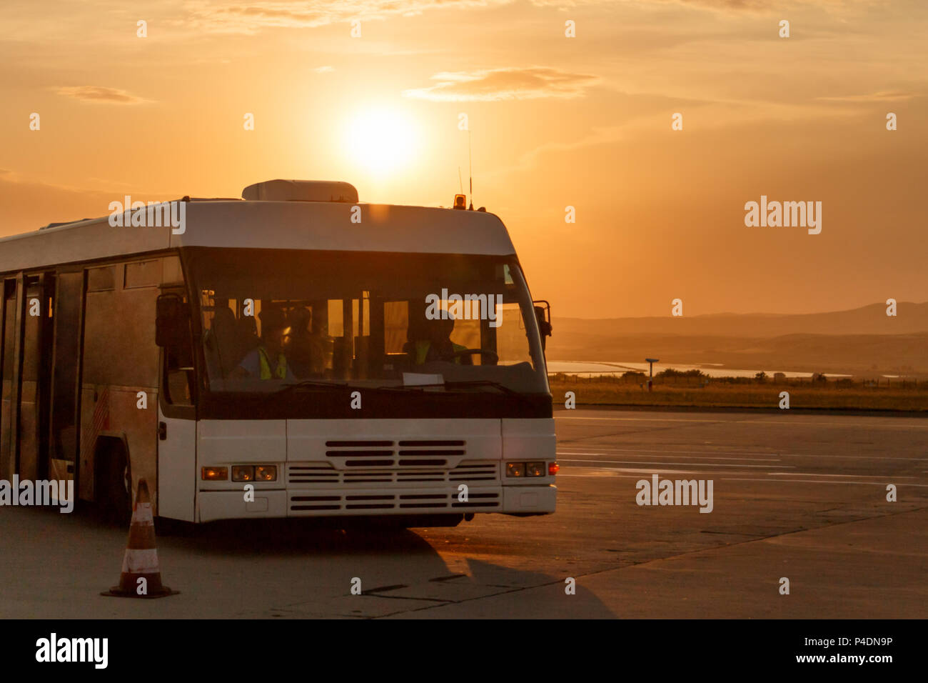 Airportshuttlebus hi-res stock photography and images - Alamy