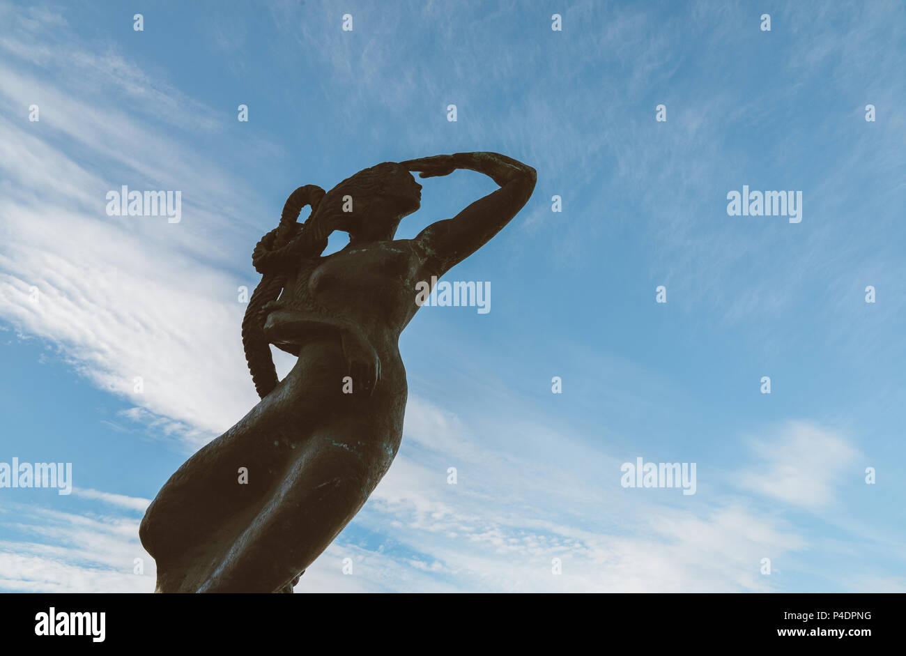 Mermaid statue beach hi-res stock photography and images - Alamy