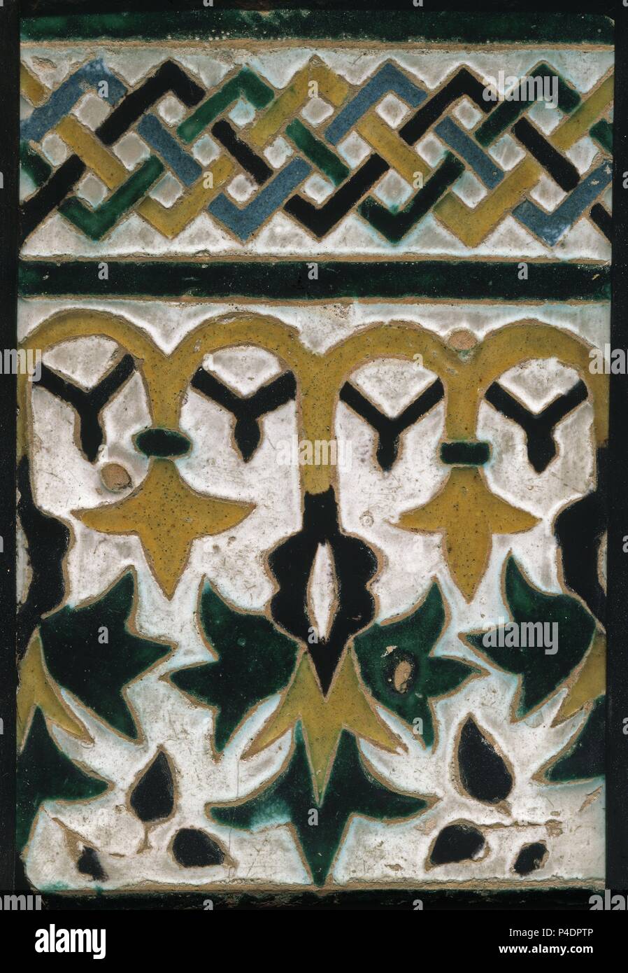 AZULEJO TOLEDANO DE ARISTA CON FLORES DE CARDO E INFLUENCIA GOTICA ...