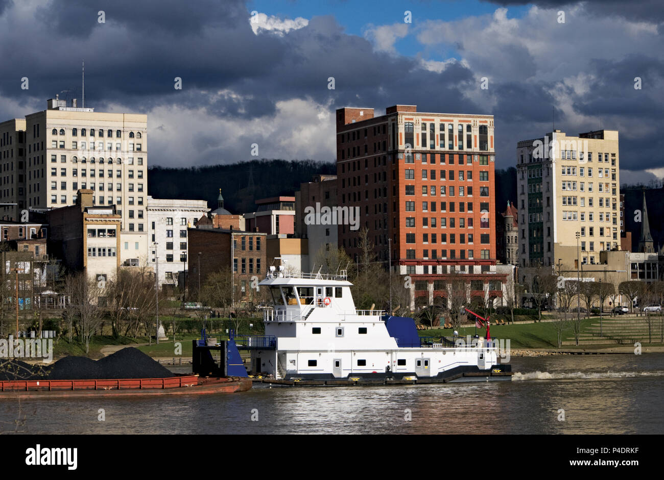Tugboat Pushing Barges on Ohio River at Wheeling, WV Stock Photo - Alamy