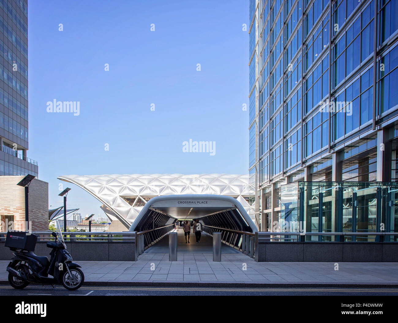 Crossrail Place, Canary Wharf, London E14 Stock Photo - Alamy