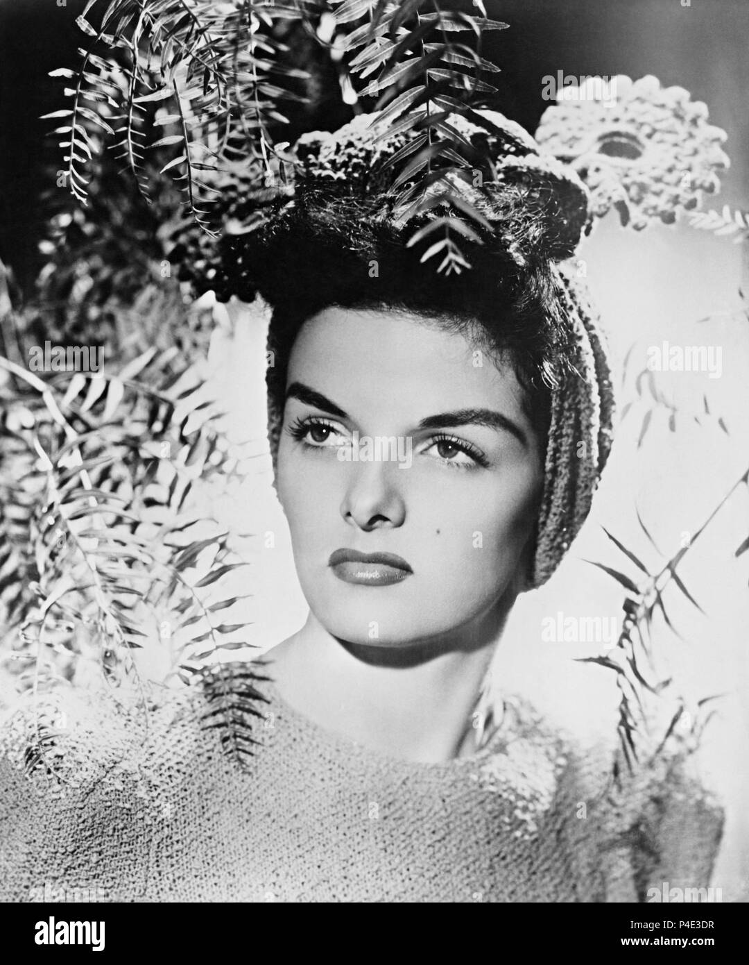 Jane russell outlaw 1943 Black and White Stock Photos & Images - Alamy