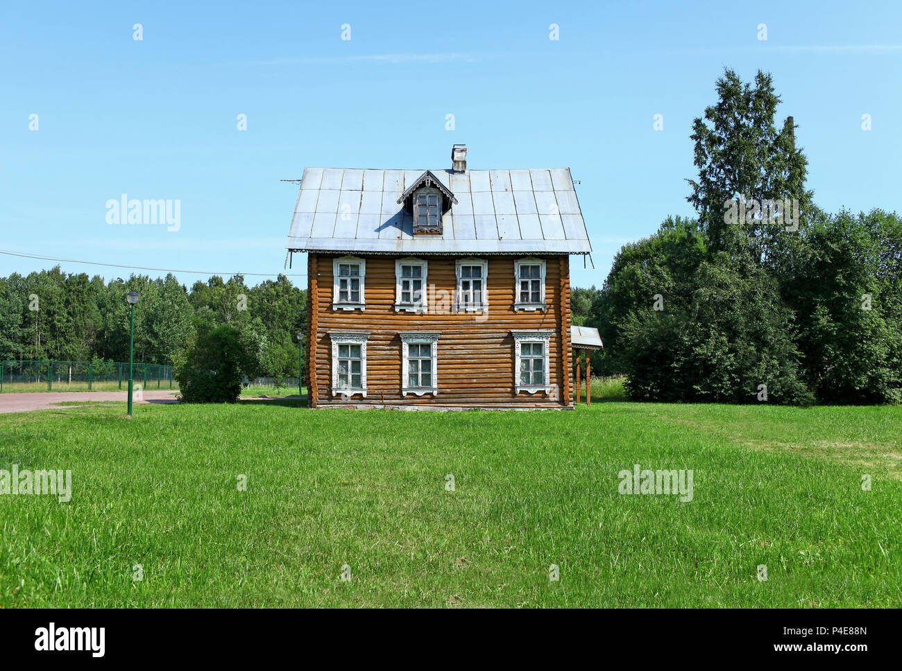 Log exterior hi-res stock photography and images - Alamy