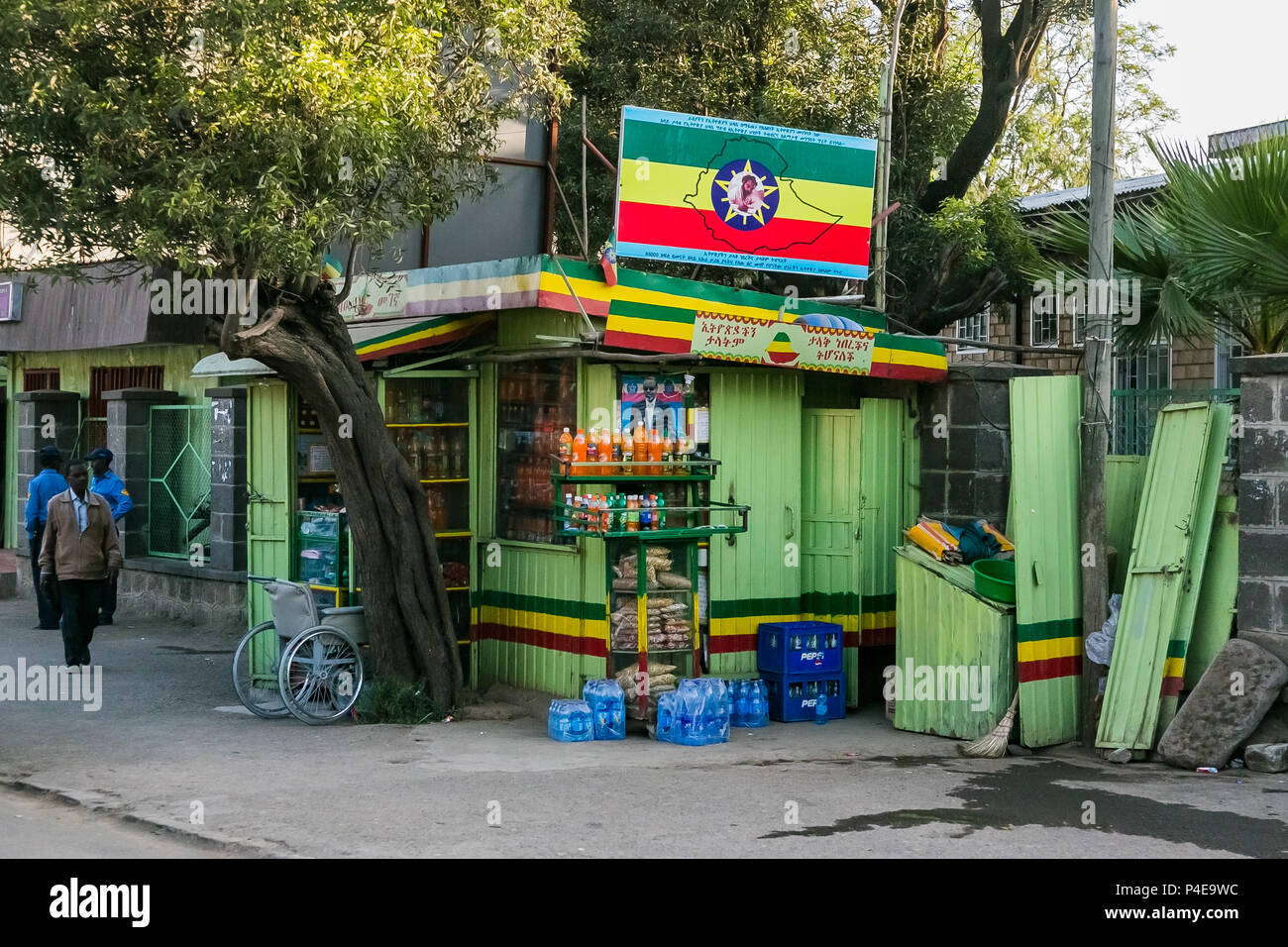Addis ababa ethiopia street trader hi-res stock photography and images ...