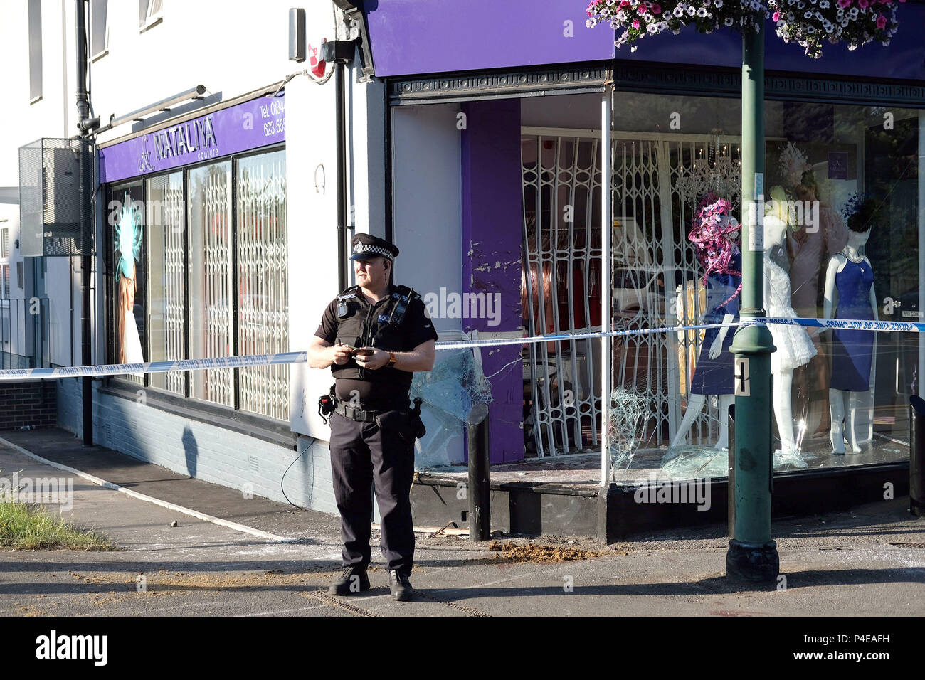 Ascot shop hi-res stock photography and images - Alamy