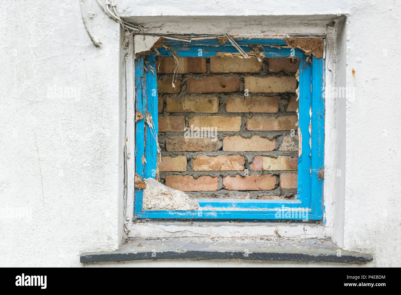 Windows bricked up hi-res stock photography and images - Alamy
