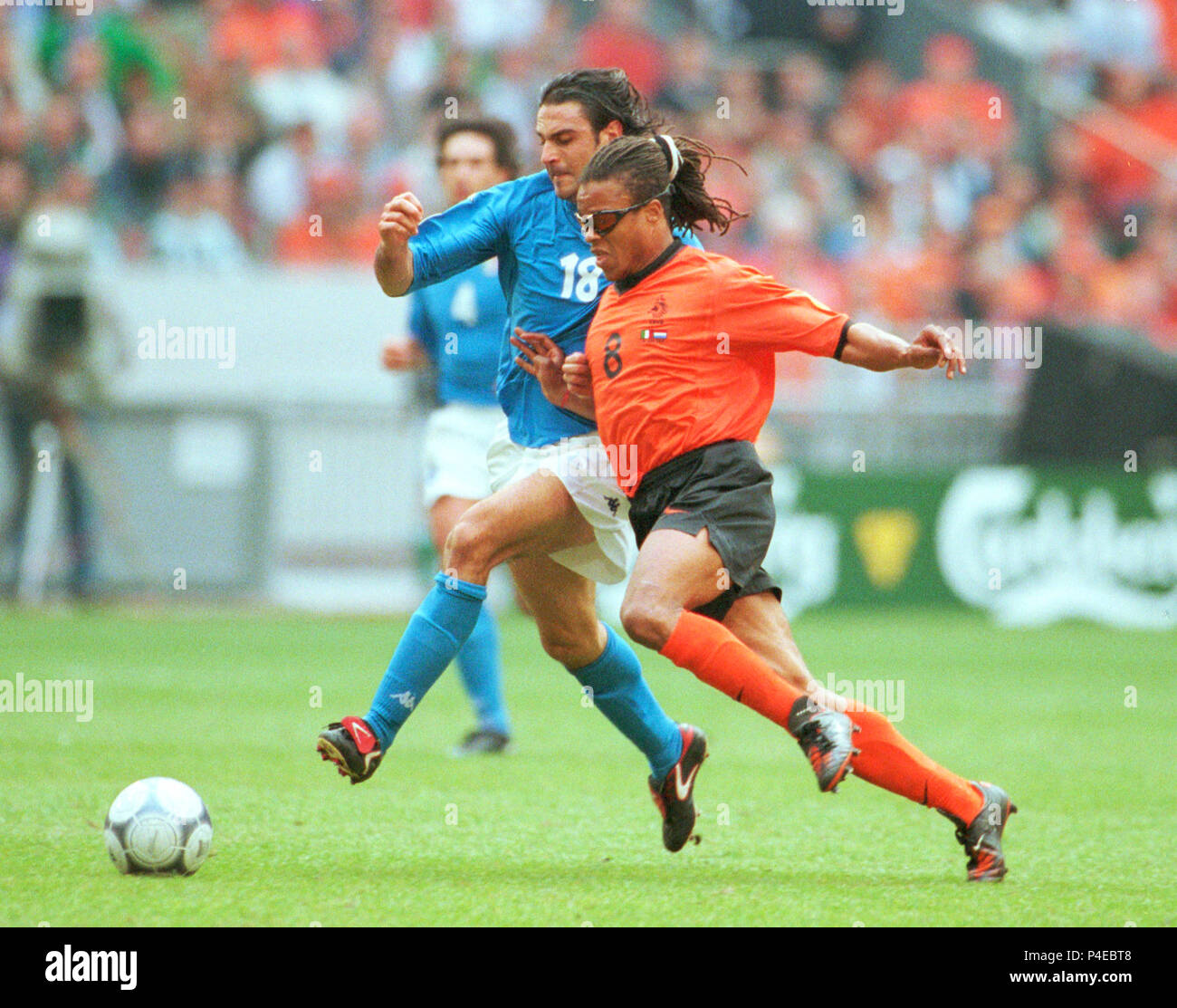 Edgar davids 2000 hi-res stock photography and images - Alamy