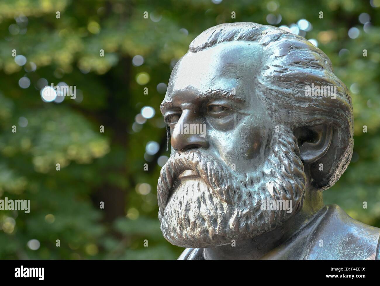 Karl Marx memorial , Berlin, May 25, 2018 | usage worldwide Stock Photo ...