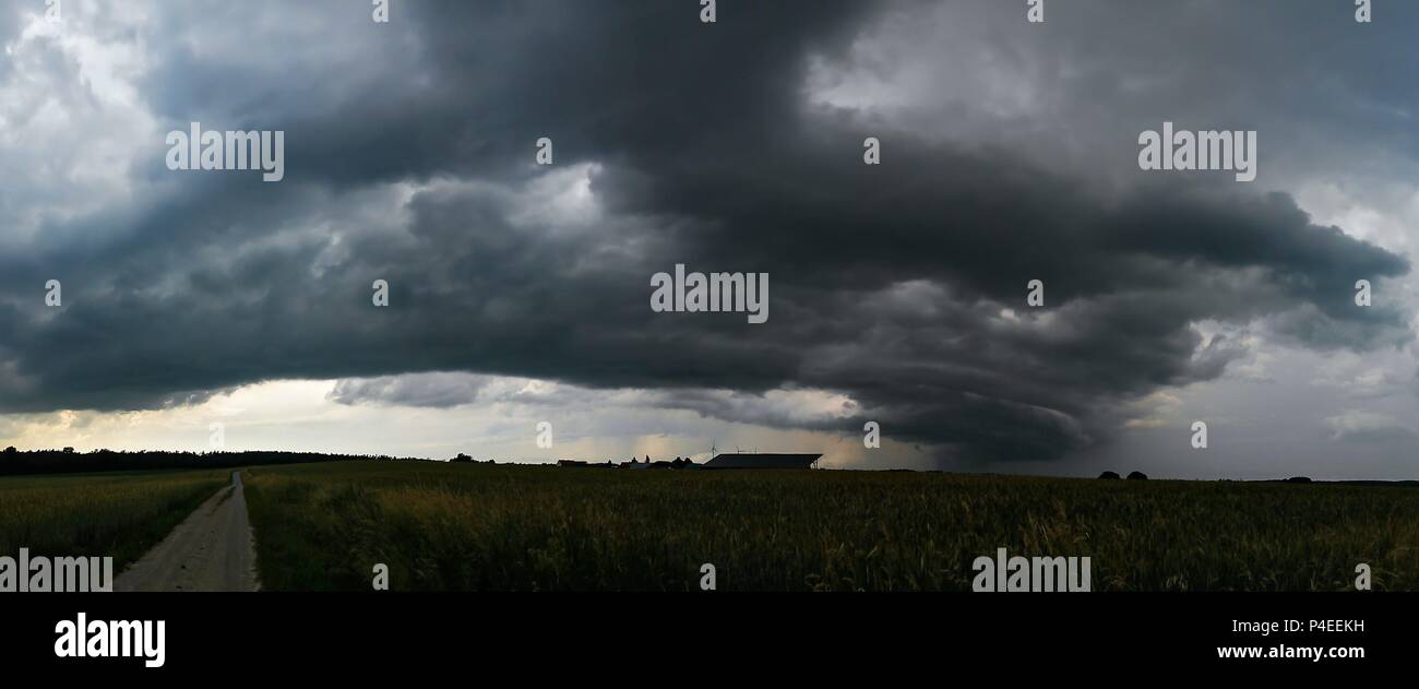 Cloud formation just before thunder-storm with heavy rain, hail and ...