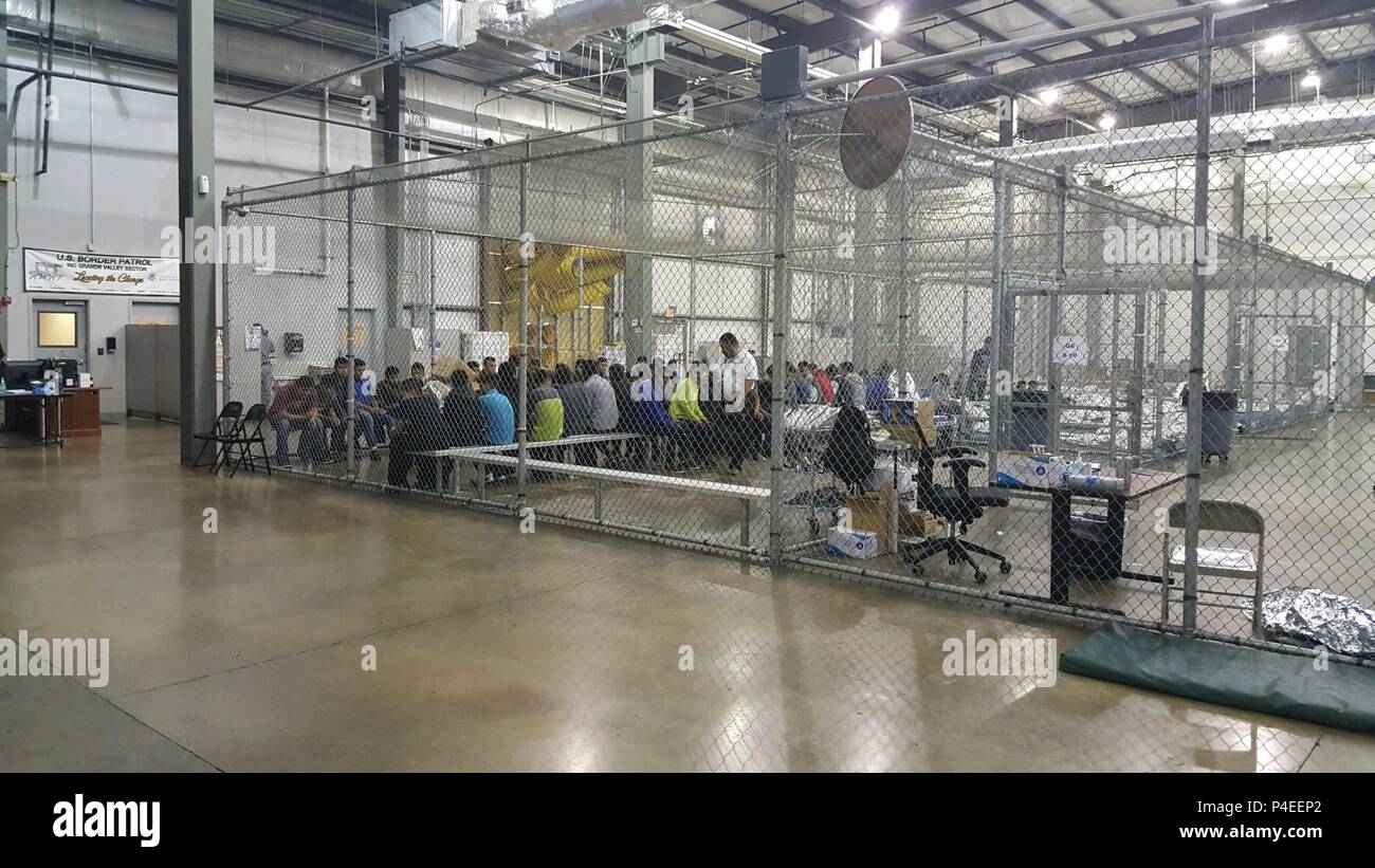 U.S. Border Patrol agents conduct intake of illegal border crossers at ...