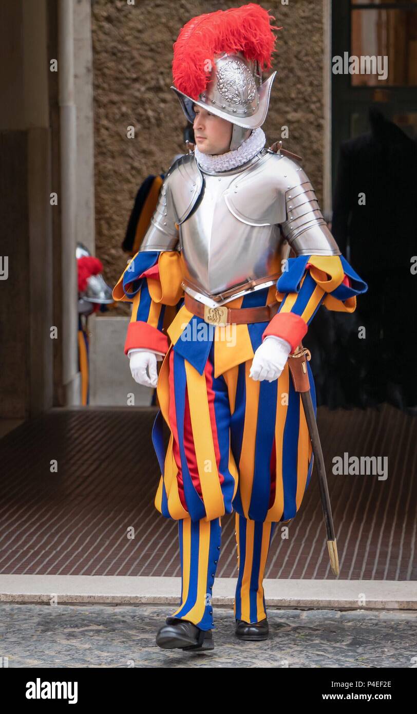 Complete armor hi-res stock photography and images - Alamy