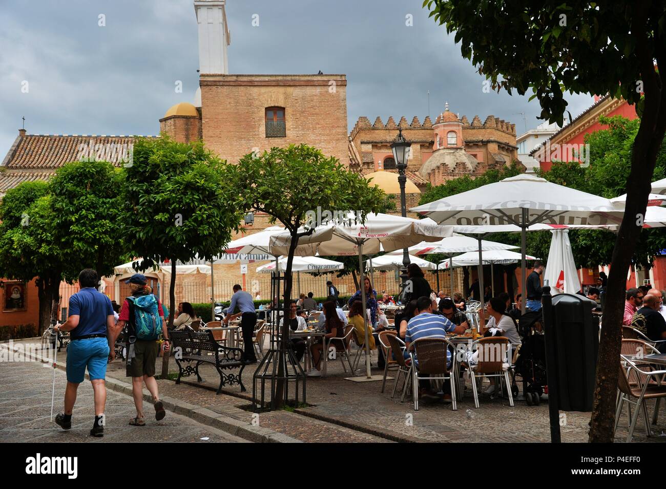 Counting 700,000 inhabitants the city of Sevilla is the capital of the ...