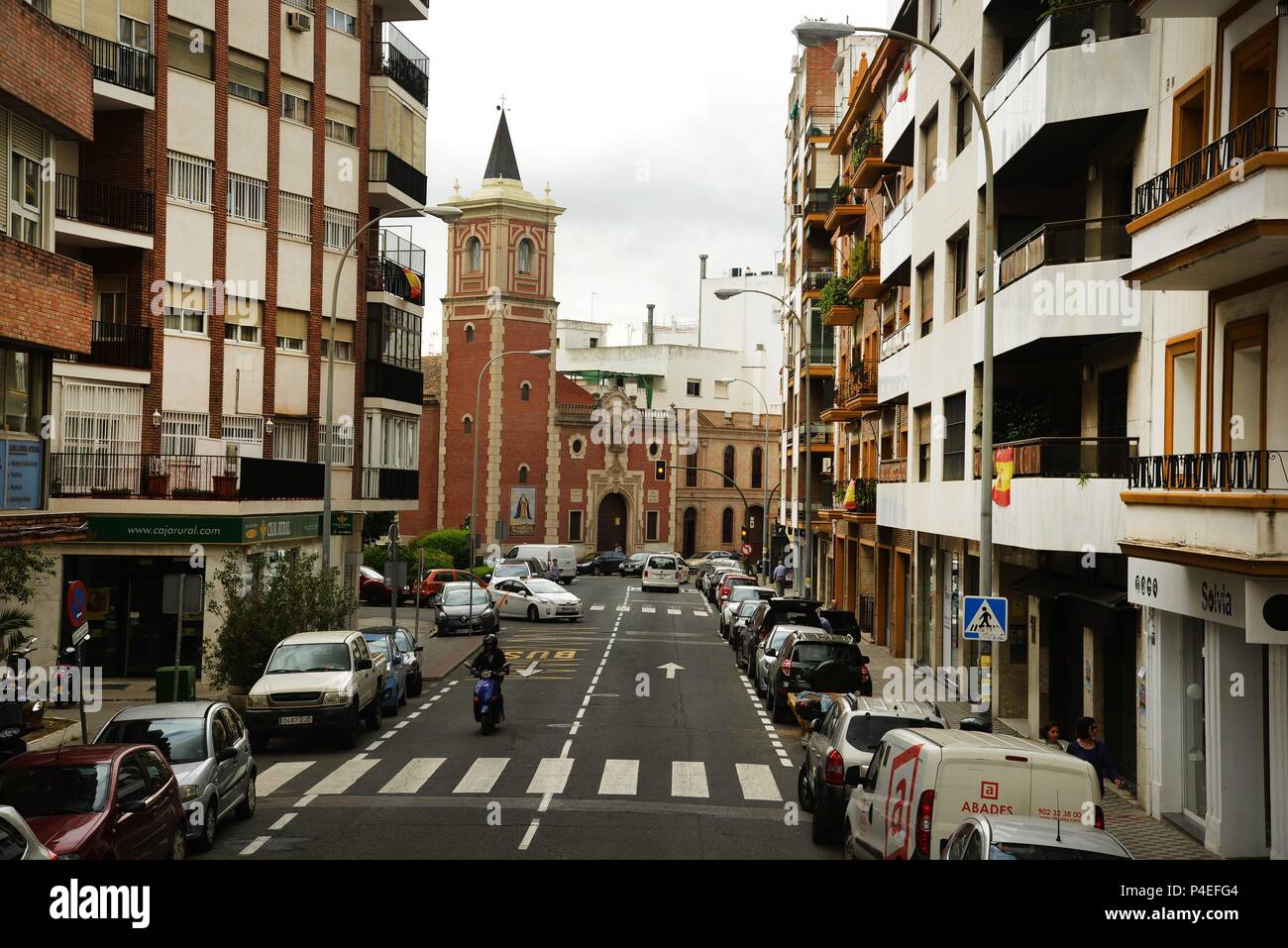 Counting 700,000 inhabitants the city of Sevilla is the capital of the ...