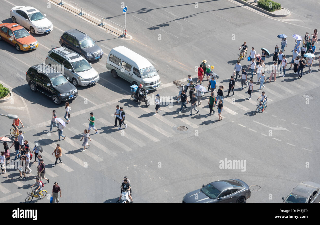 Pedestrian crossing china hi-res stock photography and images - Alamy