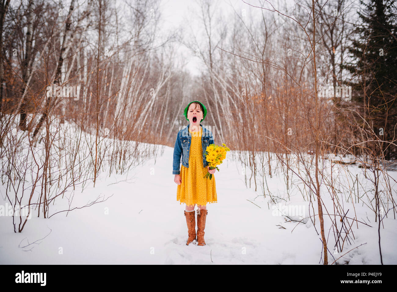 Girl yawning open mouth hi-res stock photography and images - Alamy
