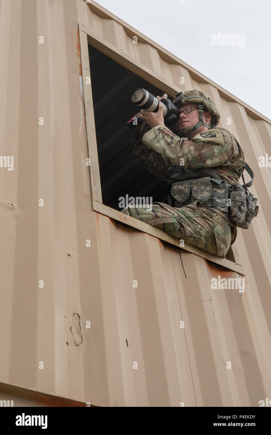 U.S. Army Spc. Nathan Ploeg with the 982nd Signal Company (Combat ...