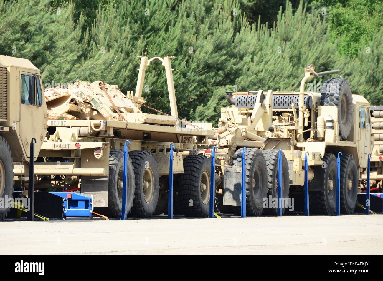 U.S. Soldiers from the 2nd Battalion, 5th Cavalry Regiment, 1st Armored ...