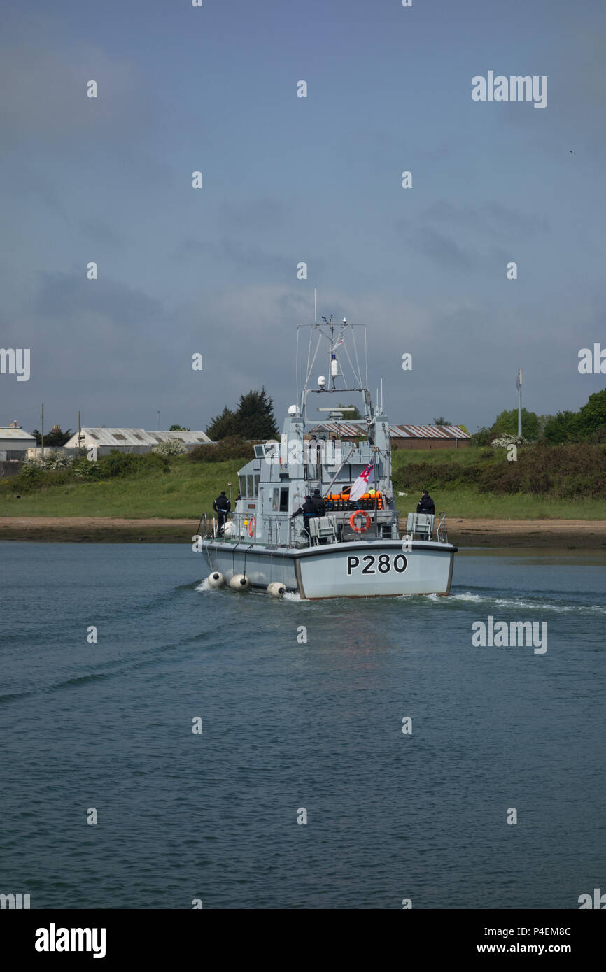 HMS Dasher P280, Underway in Lowestoft Harbour, UK Stock Photo - Alamy