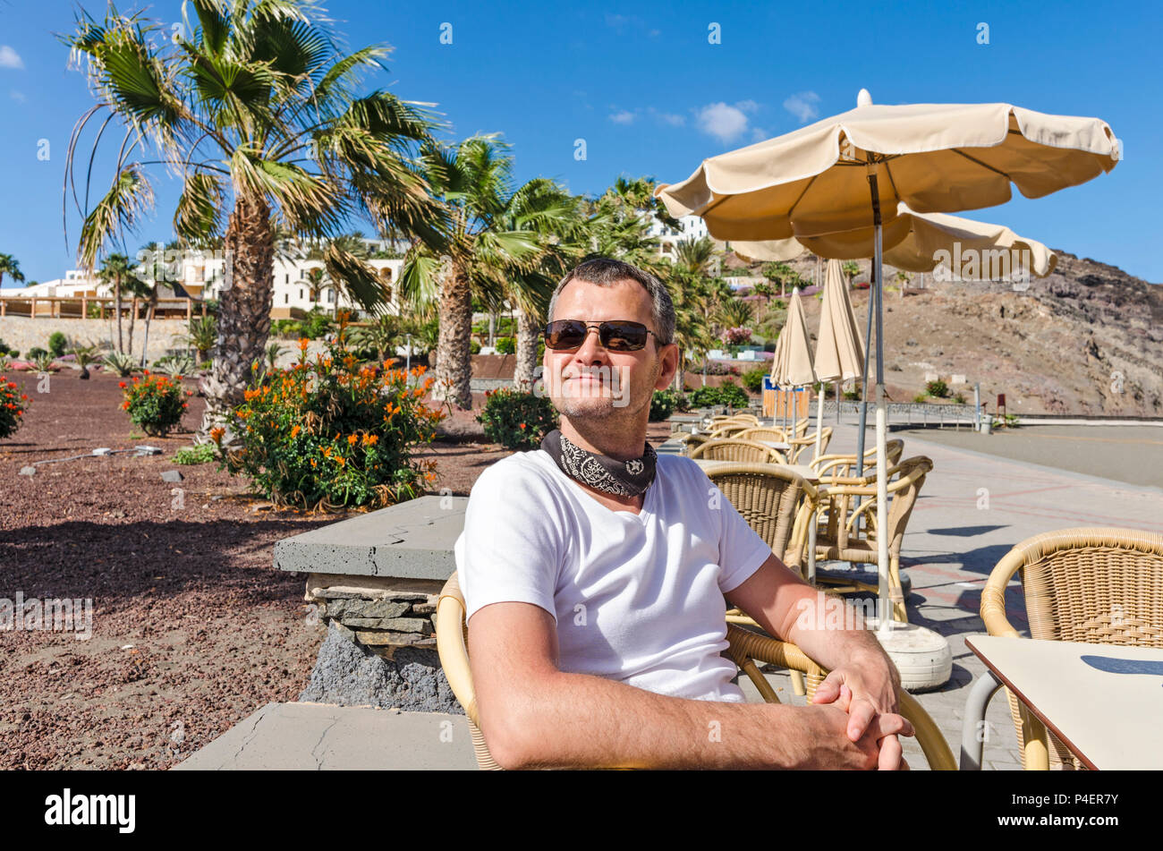 Beach promenade cafe in resort hi-res stock photography and images - Alamy