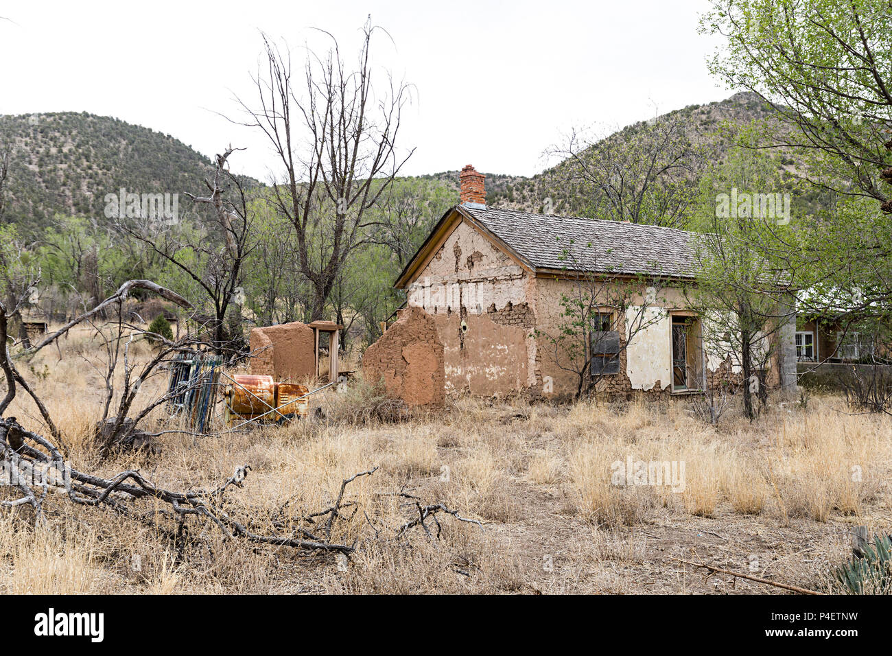 Falling down house hi-res stock photography and images - Alamy