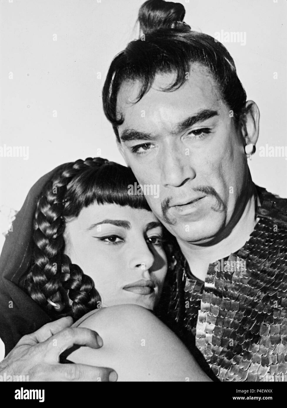 Anthony quinn sophia loren attila hi-res stock photography and images ...