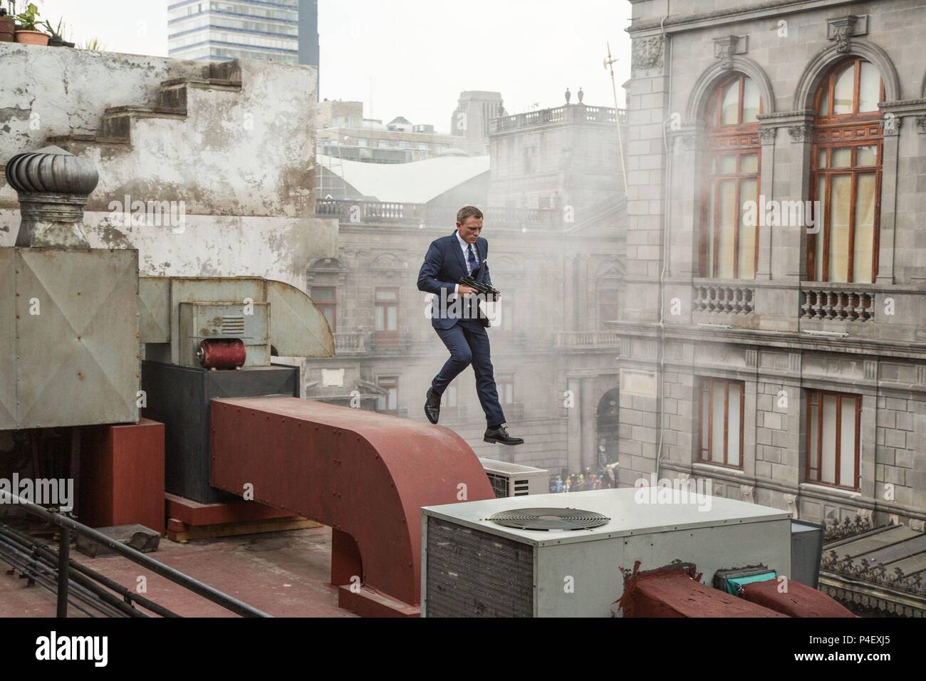 Daniel Craig Spectre Pictures High Resolution Stock Photography and ...