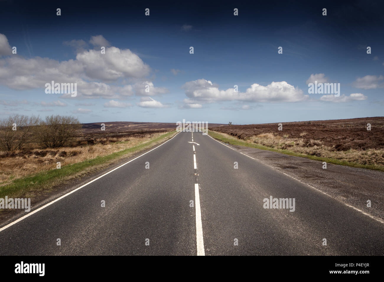 Road cutting in hill hi-res stock photography and images - Alamy