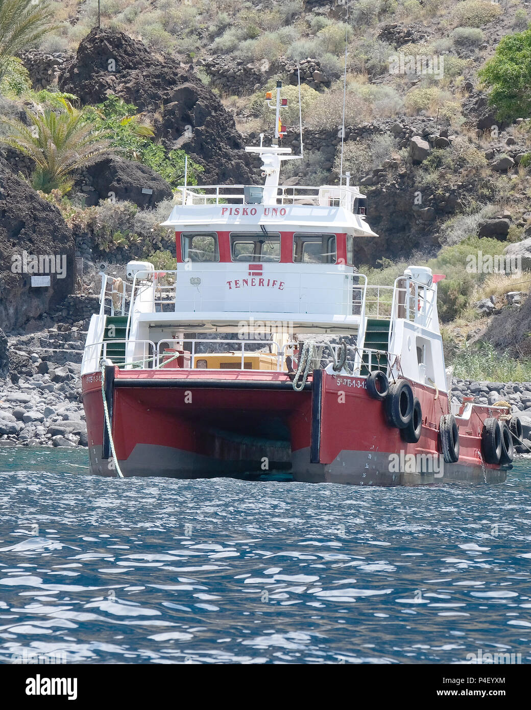 Commercial catamaran hi-res stock photography and images - Alamy