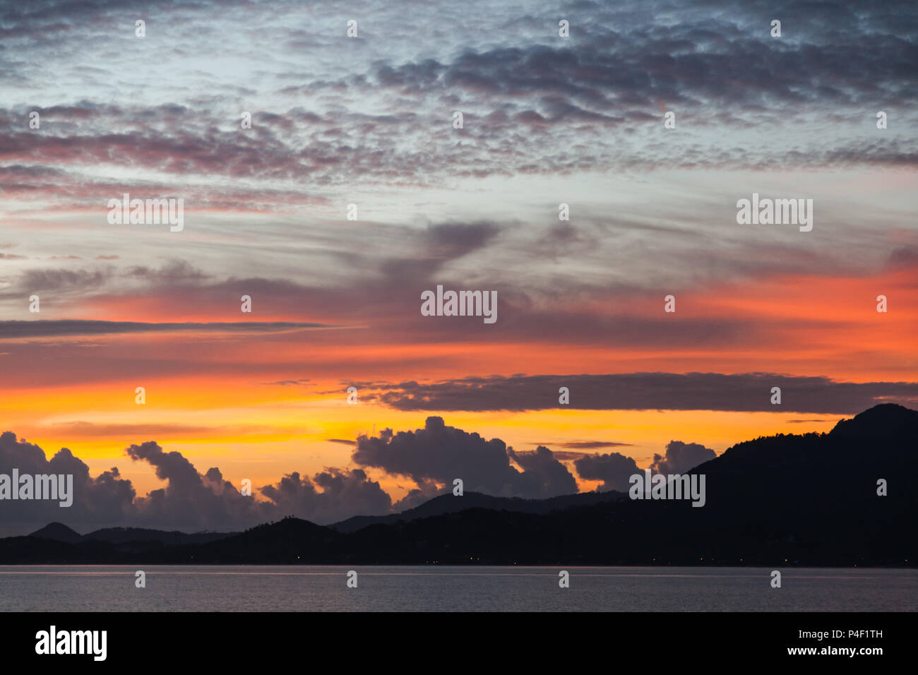 Cloudy sunset sky over sea hi-res stock photography and images - Alamy