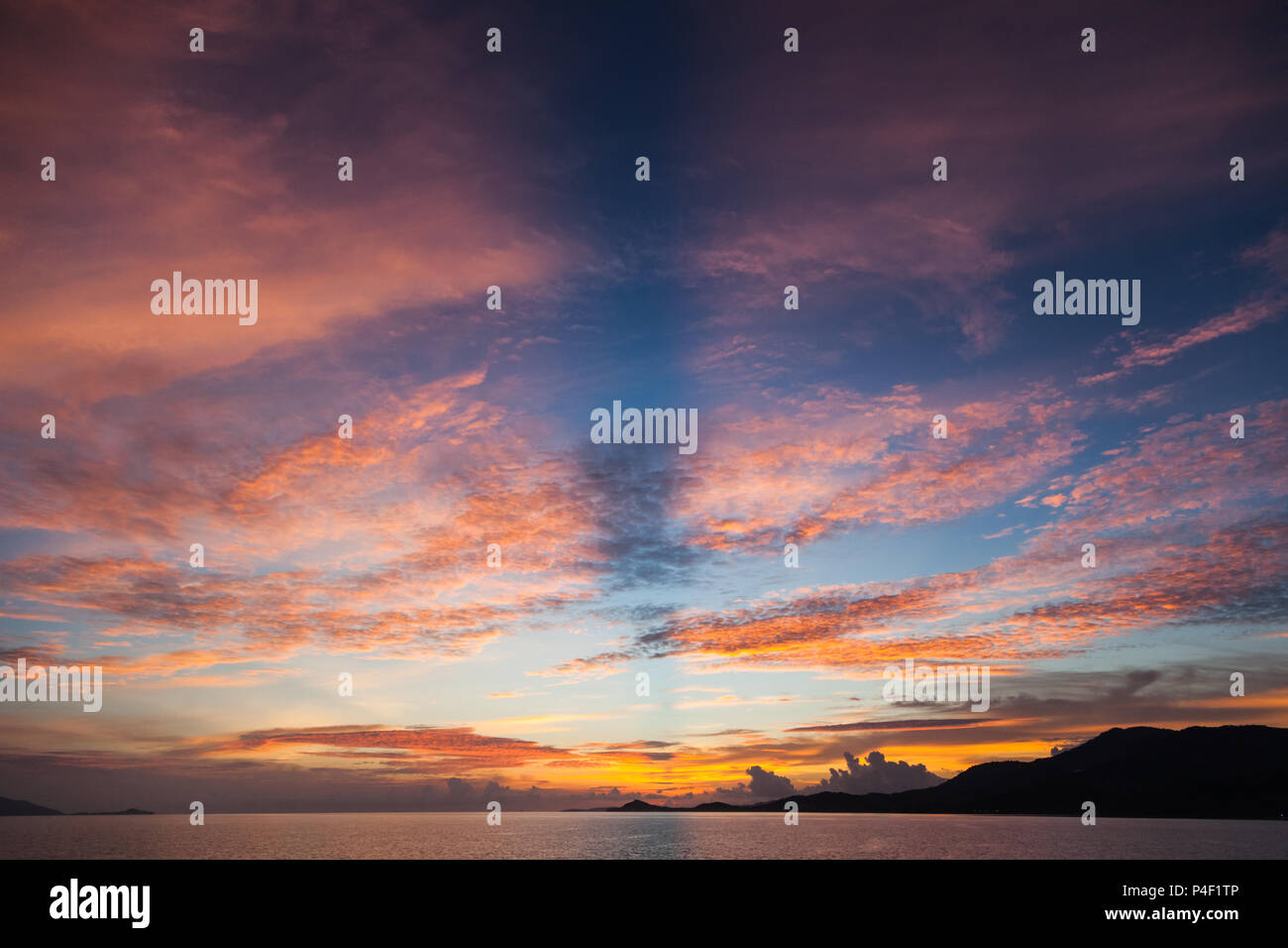 Calm ocean surface hi-res stock photography and images - Alamy