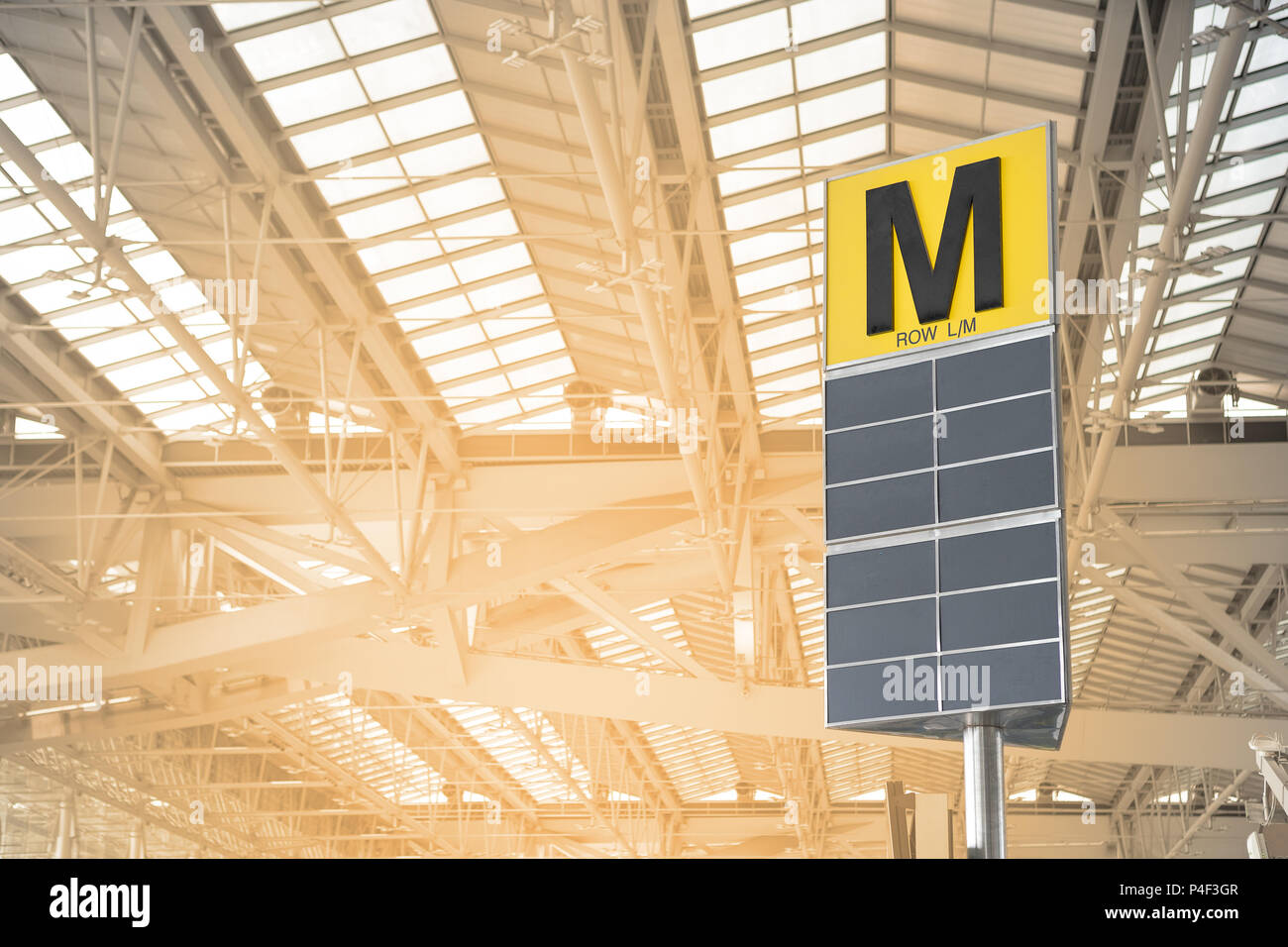 Queue sign airport hi-res stock photography and images - Alamy