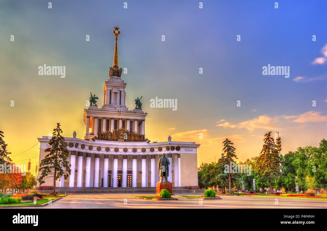 The Central Pavilion of the All-Russia Exhibition Centre in Moscow ...