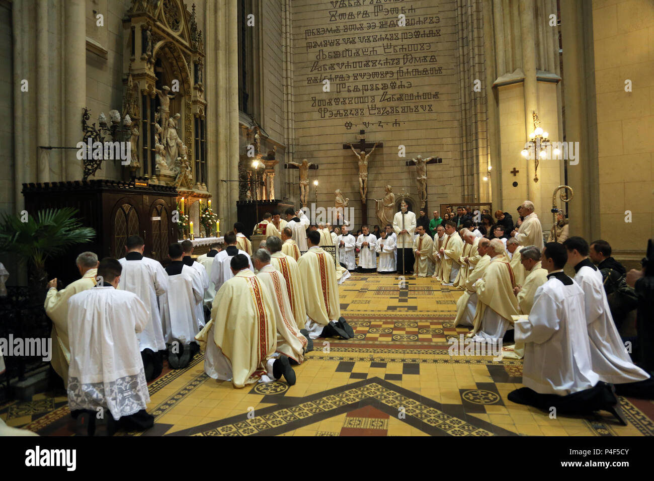 Holy thursday mass hi-res stock photography and images - Alamy