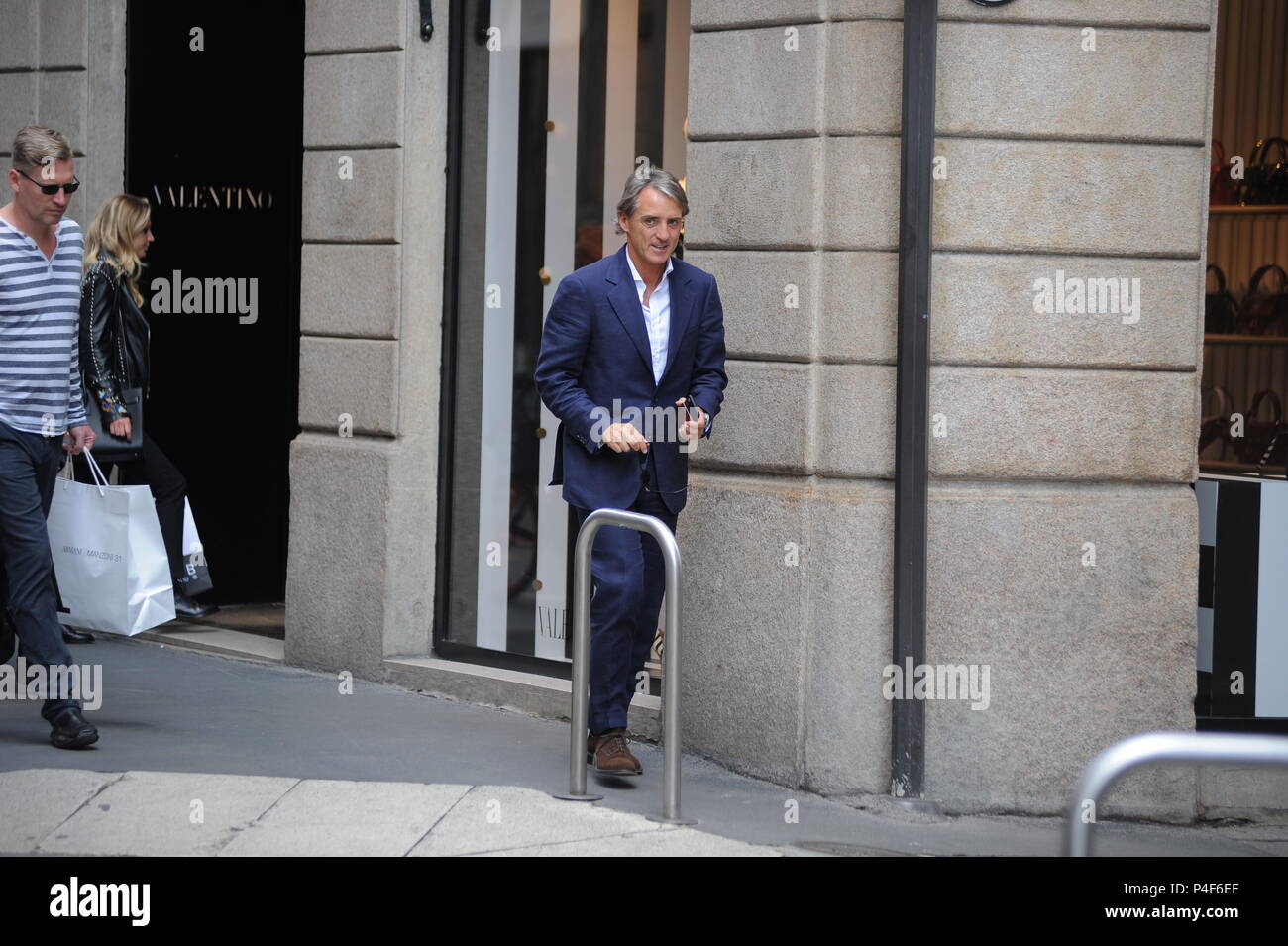 Roberto mancini suit hi-res stock photography and images - Alamy