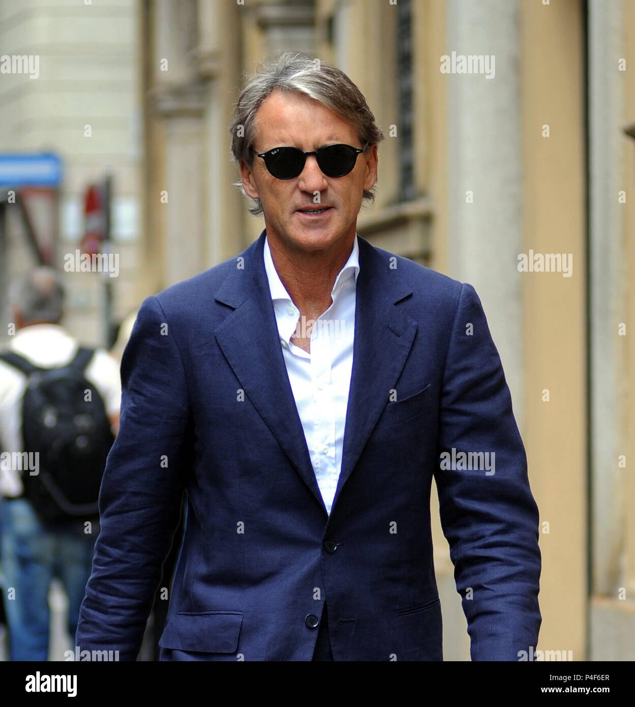 Roberto mancini suit hi-res stock photography and images - Alamy