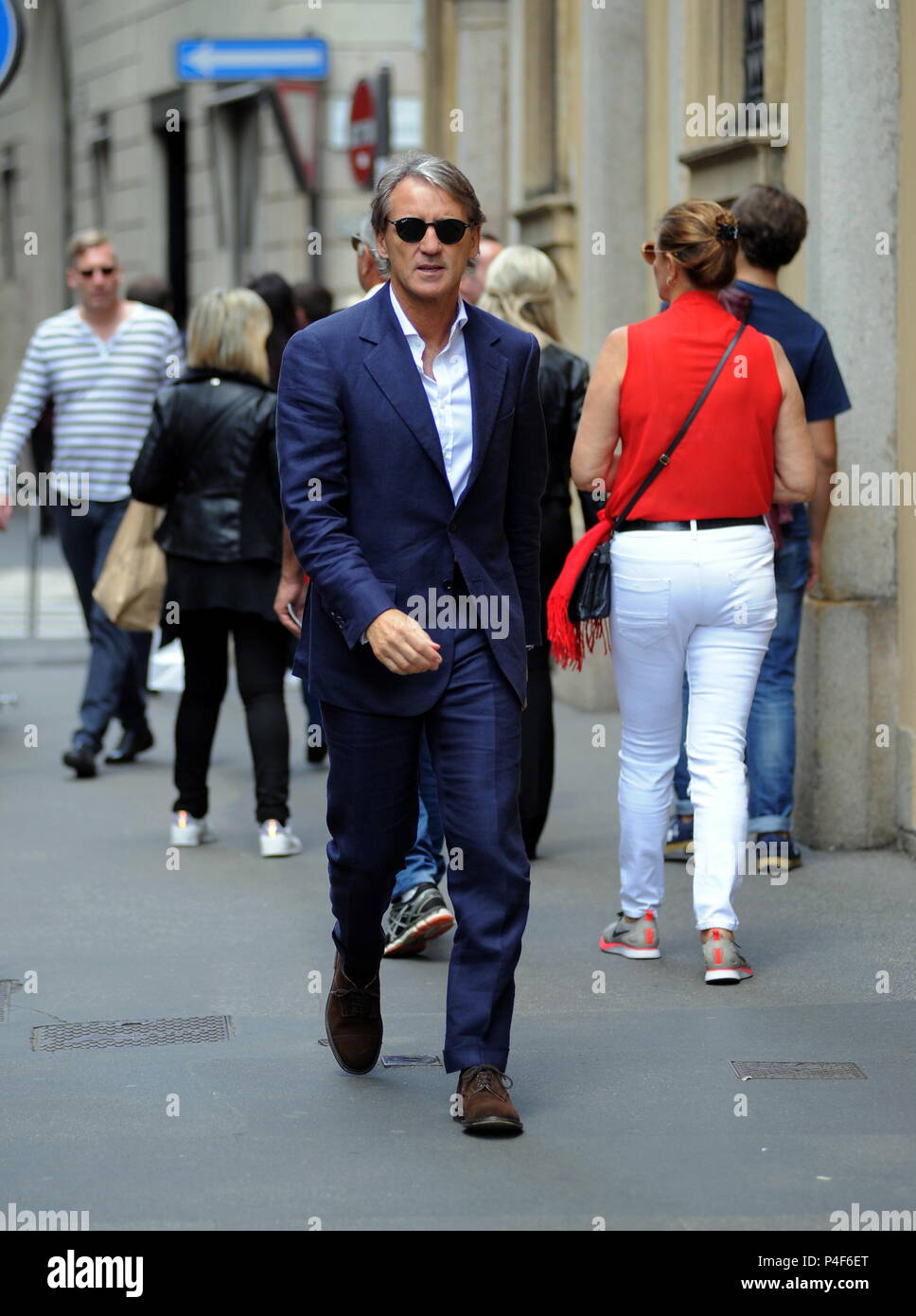 Roberto mancini suit hi-res stock photography and images - Alamy