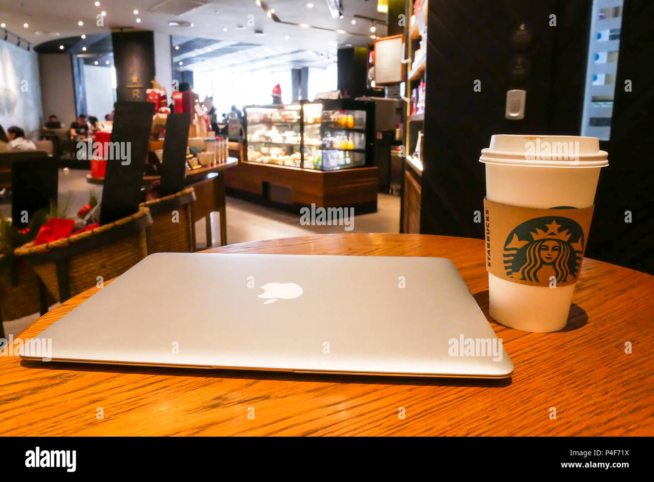 Starbucks logo black white hi-res stock photography and images - Alamy