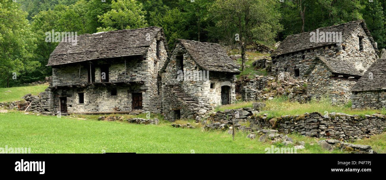 Rustici along the hiking route of the Valle Versasca, Ticino (Italian ...