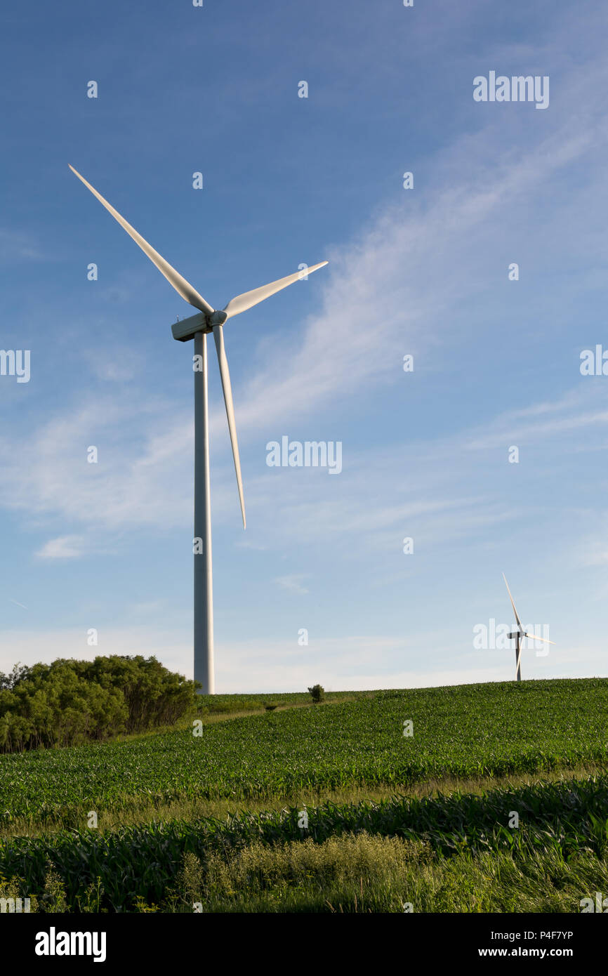 Wind turbine on a rural Illinois wind farm Stock Photo - Alamy