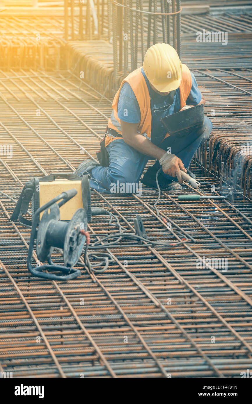 Welding angled rebar for concrete reinforcing and concrete pouring ...