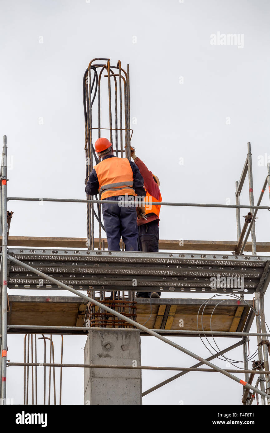 Scaffold platform hi-res stock photography and images - Alamy