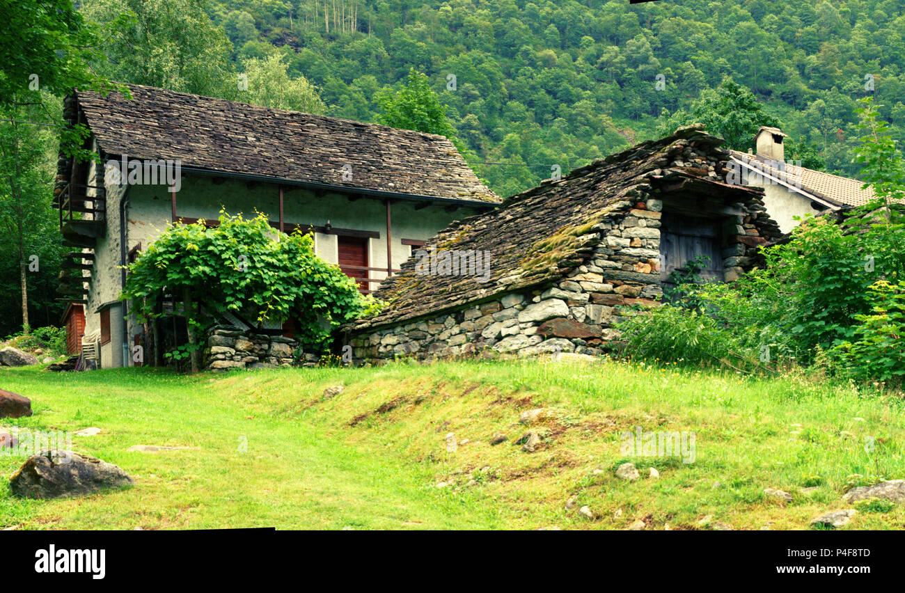 Rustici along the hiking route of the Valle Versasca, Ticino (Italian ...