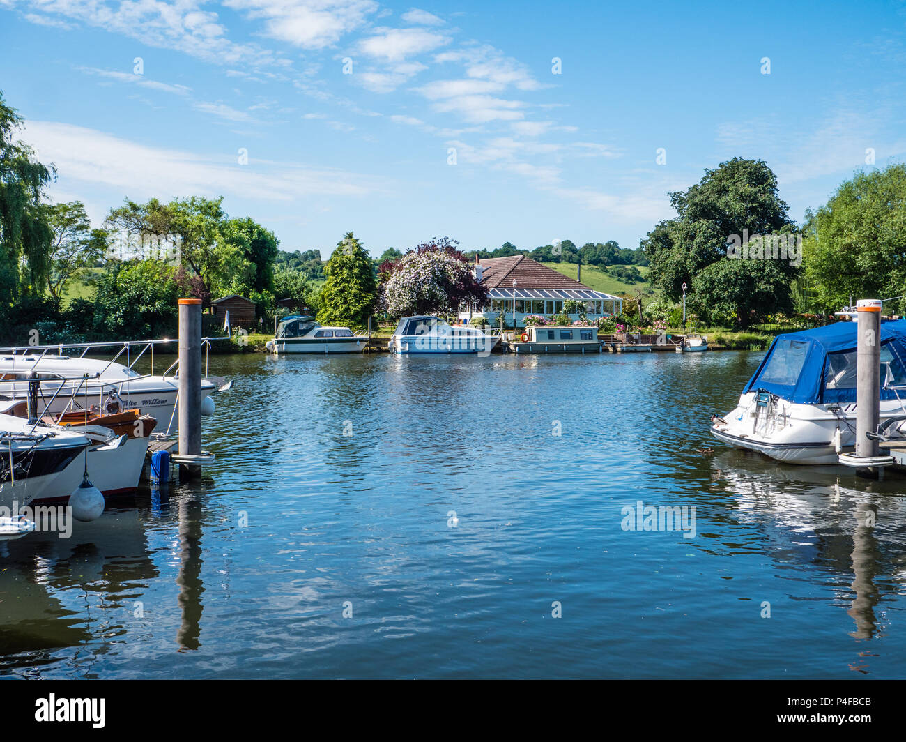 River Thames, Boats, Bourn End Marina, Bourn End, Buckinghamshire ...
