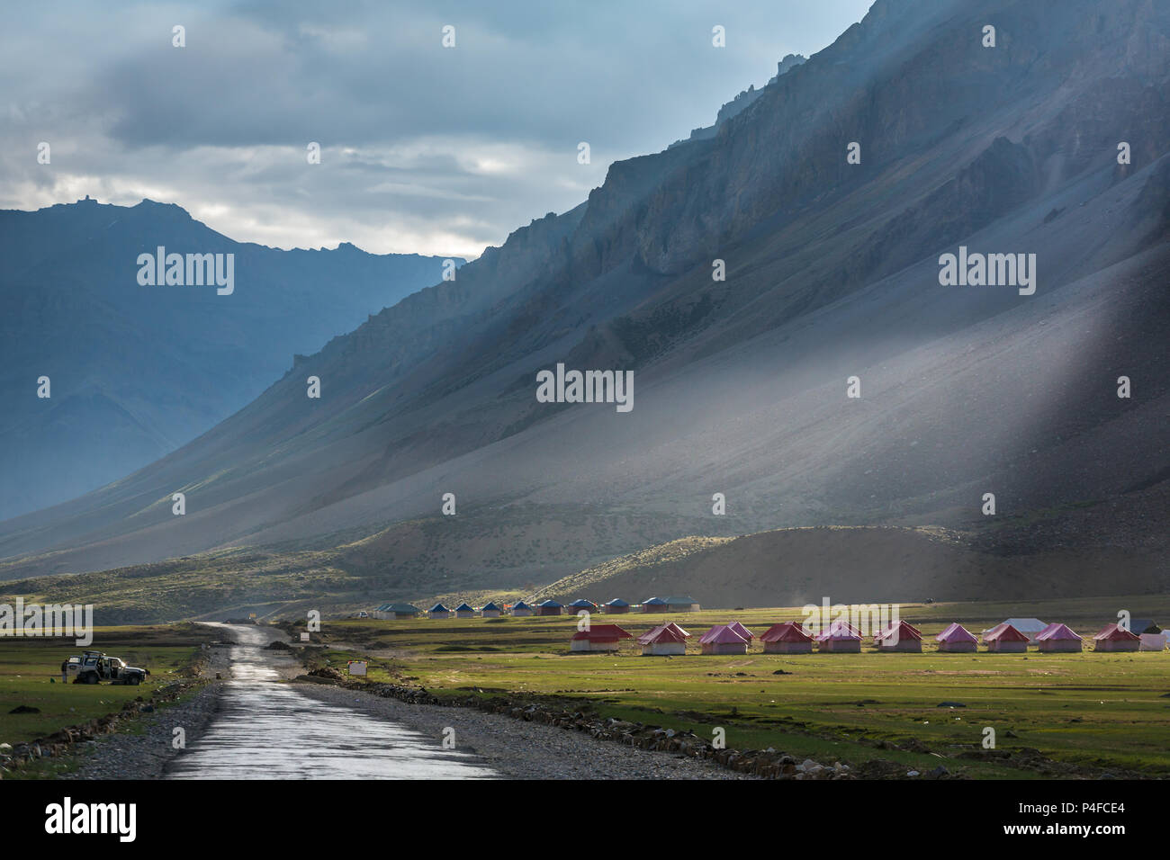 Beautiful landscape of the mountain valley in Sarchu camp stay in ...