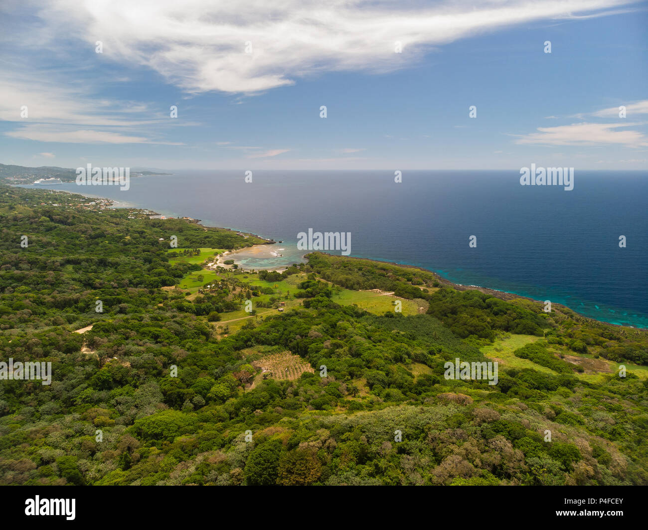 Roatan island hi-res stock photography and images - Alamy