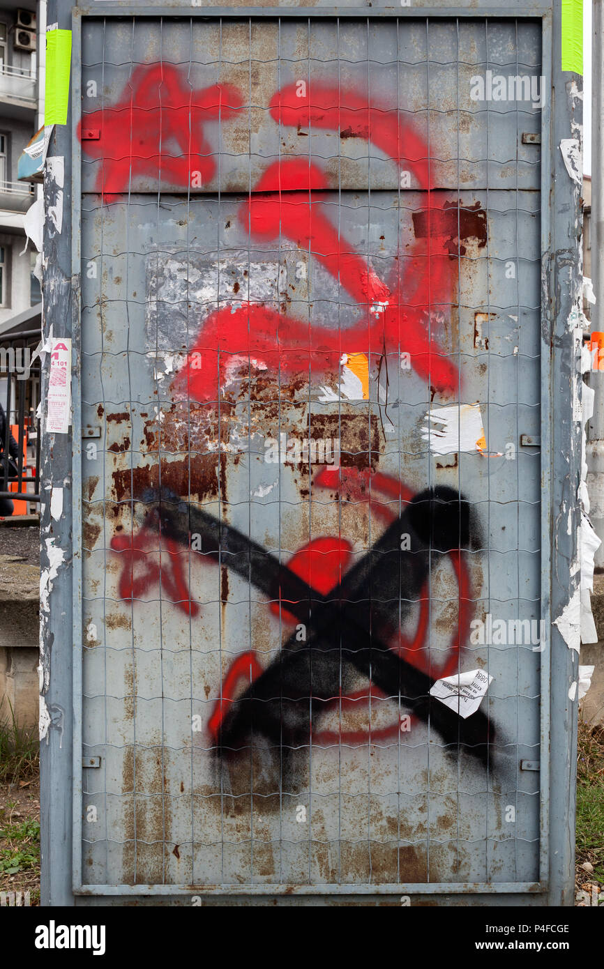 Hammer sickle graffiti hi-res stock photography and images - Alamy