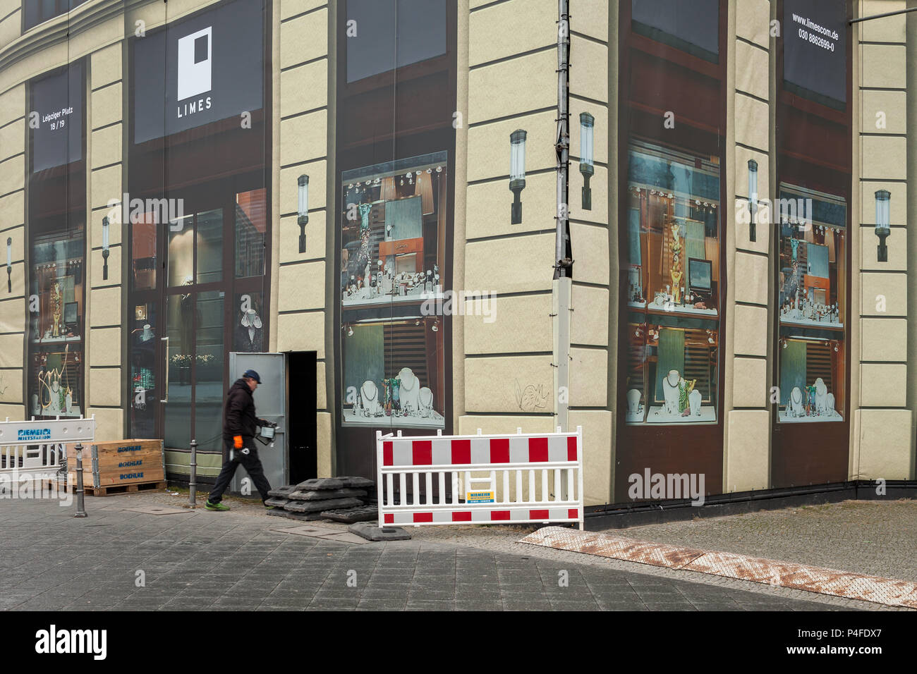 Facade dummy hi-res stock photography and images - Alamy